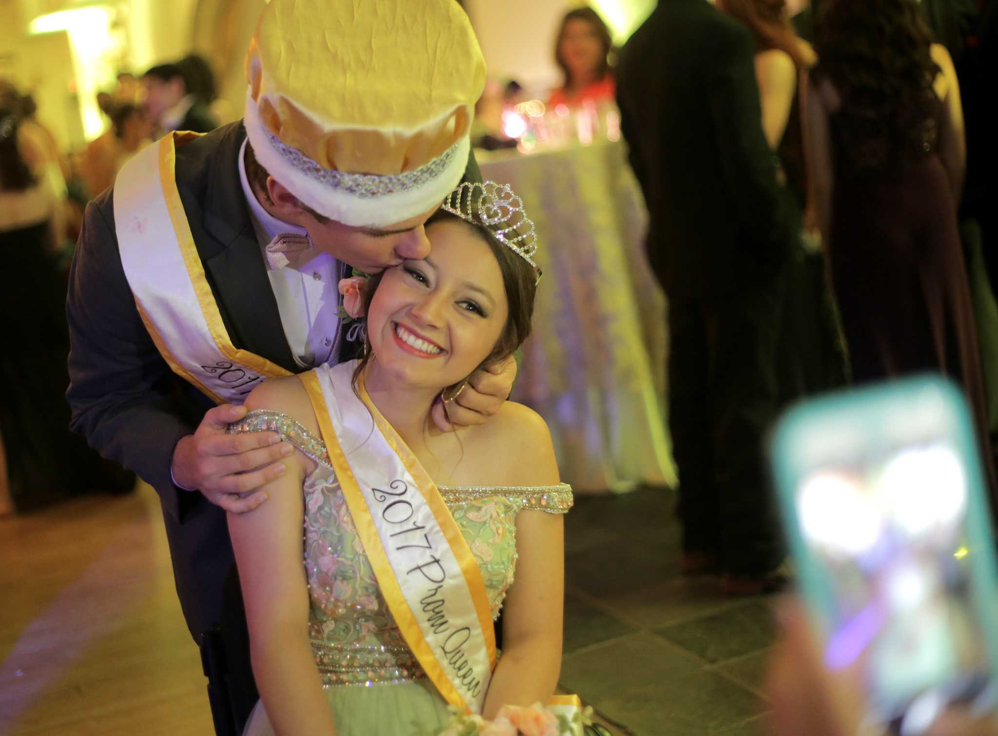 Promposal - Houston Chronicle