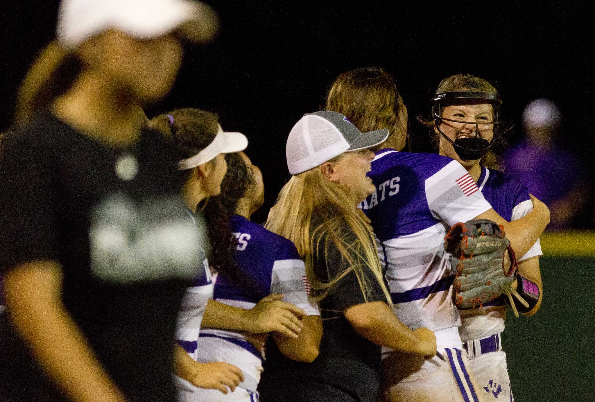SOFTBALL: Willis wins two games, advances to regional finals