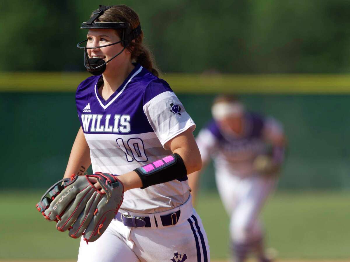 SOFTBALL: Willis wins two games, advances to regional finals