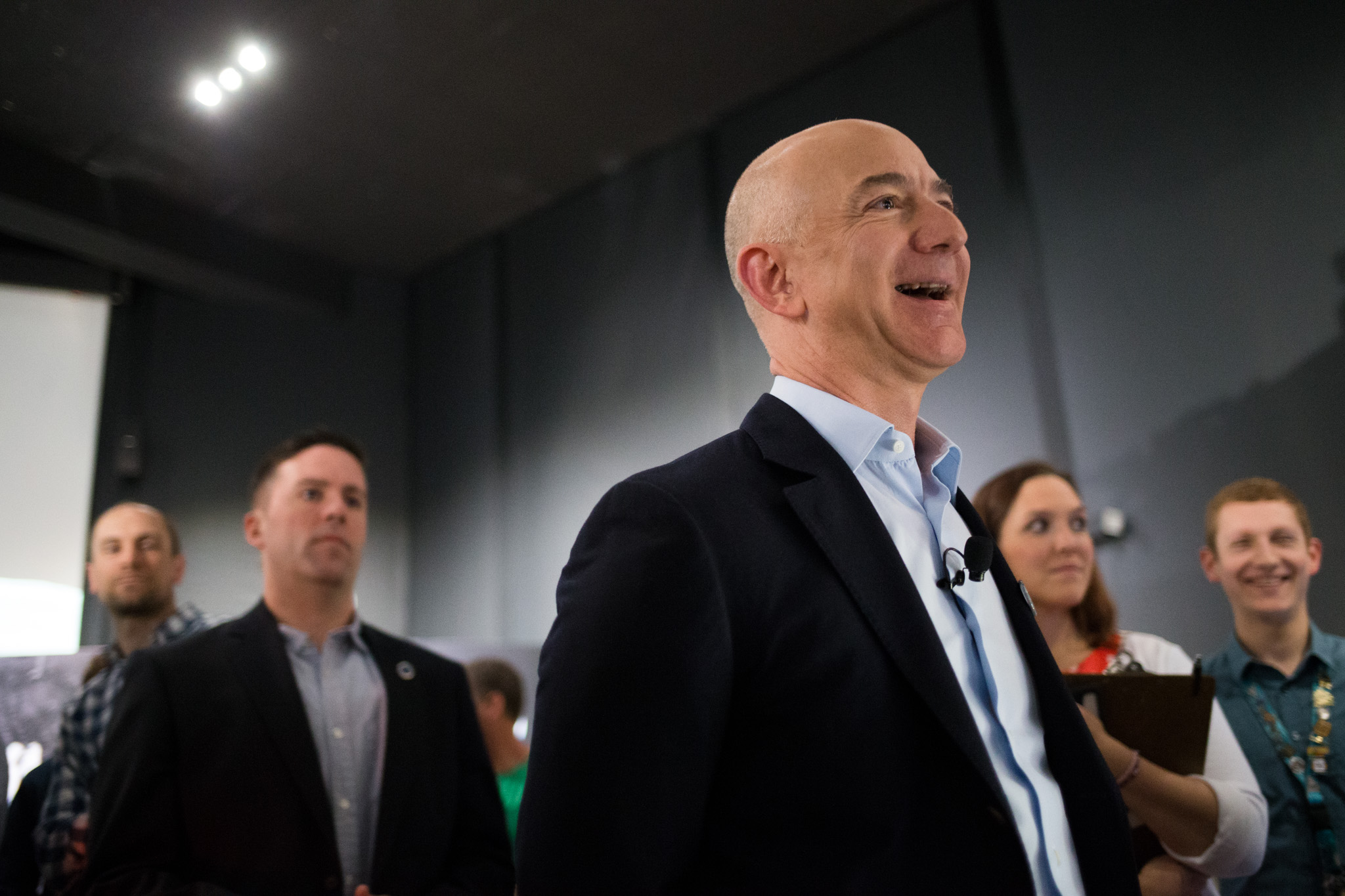 Online game lets you spend money like Jeff Bezos for a day