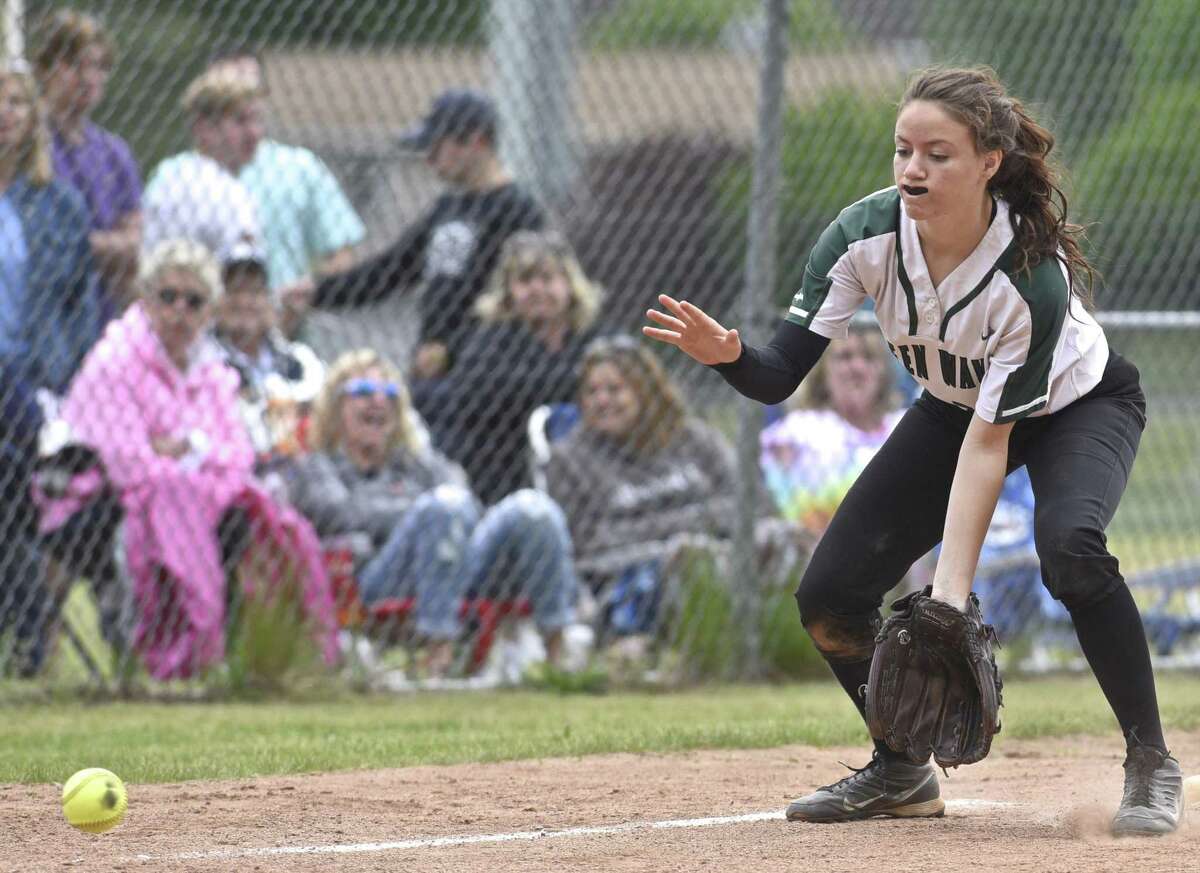 New Milford knocks off defending SWC champ Newtown in quarters