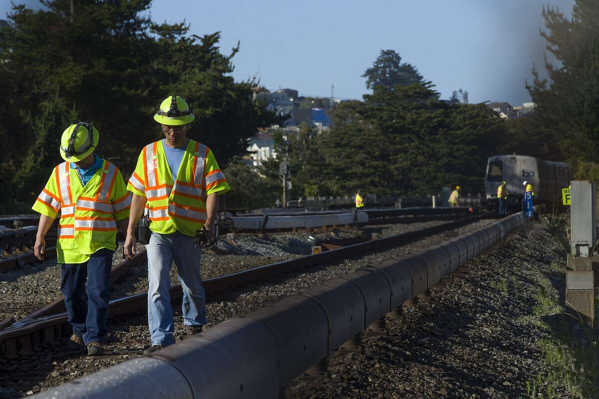 BART train derails in Daly City, causing major delays