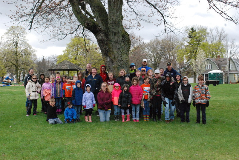 Midland Academy students help with cleanup