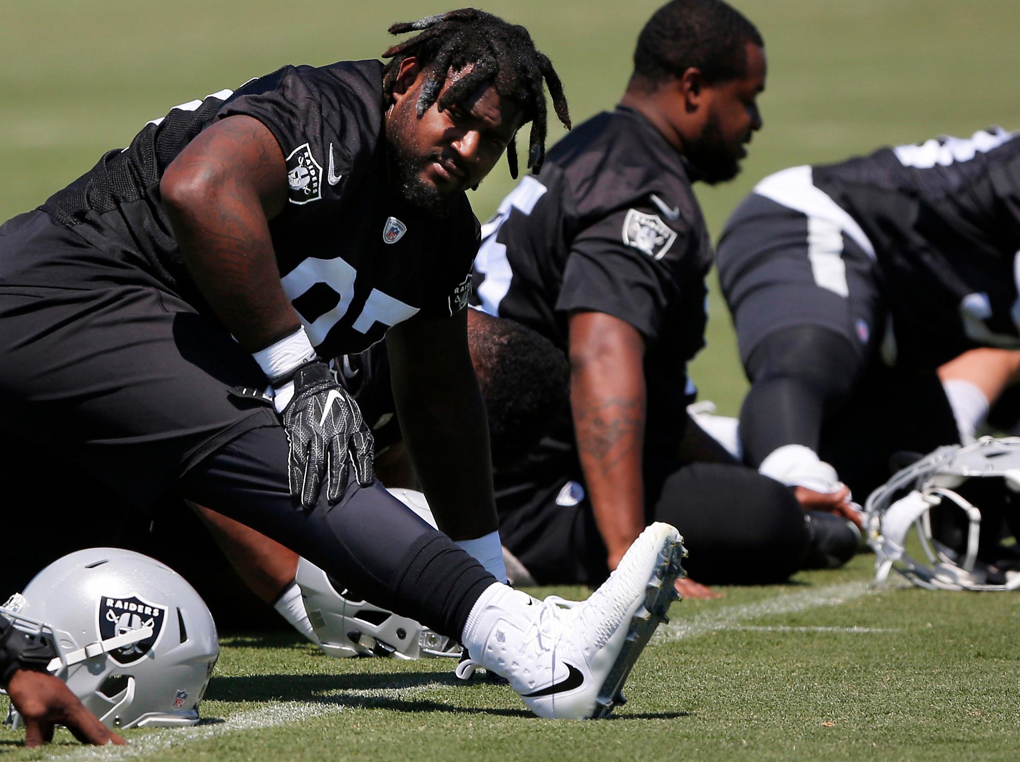 Raiders DE Mario Edwards Jr. in ‘competitive situation’ as roster cuts loom