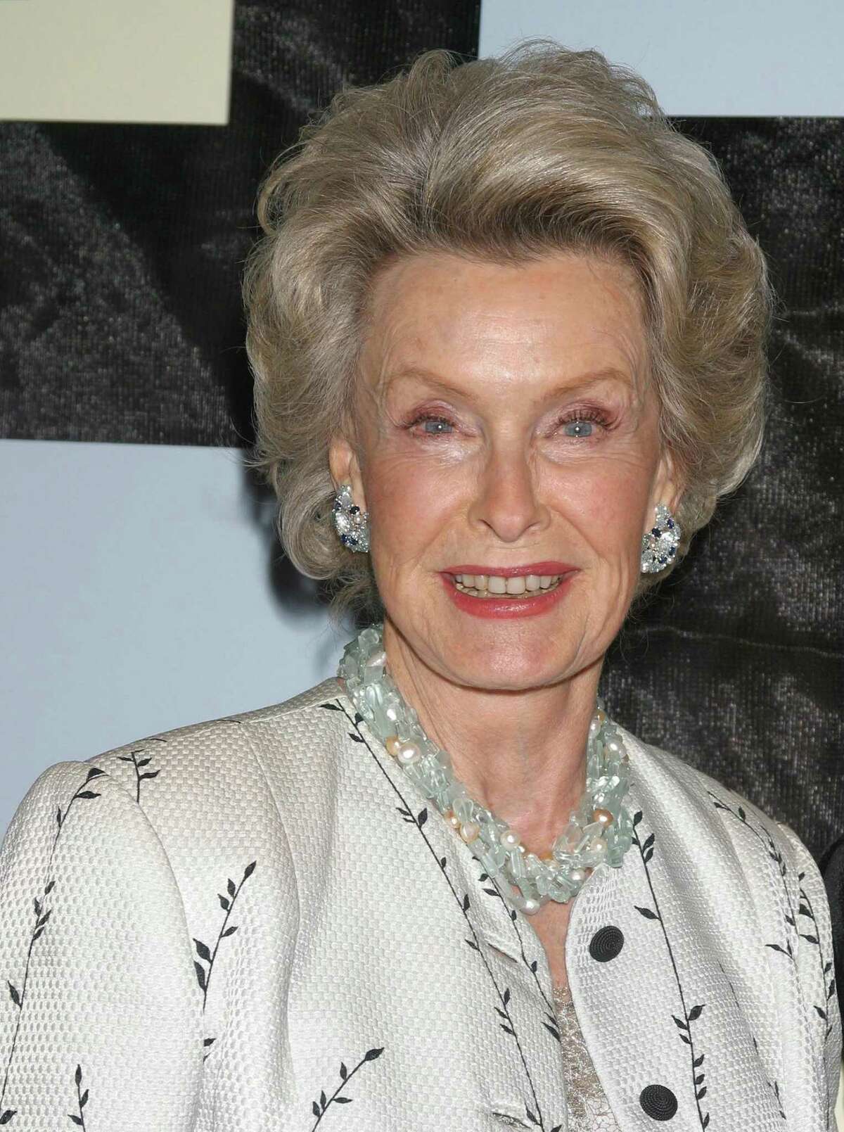 Dina Merrill, heiress and actress, dead at 93