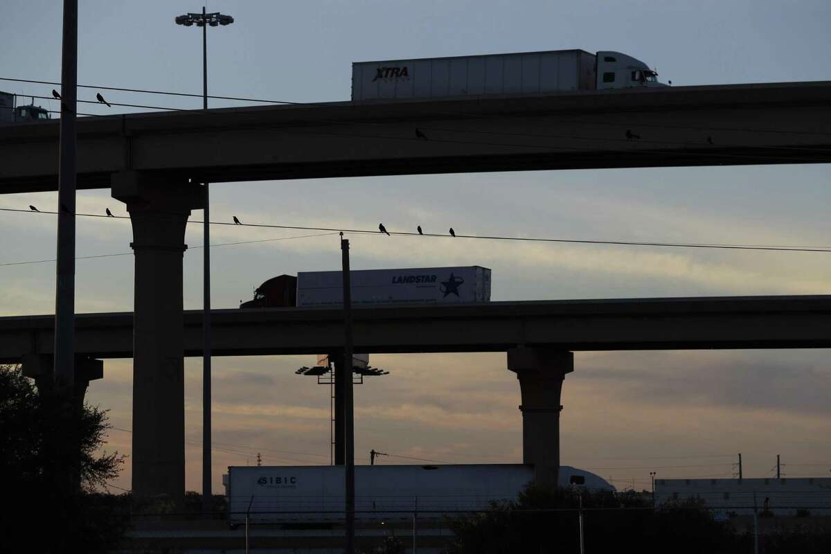 Storm damage closes Laredo’s World Trade Bridge for a week ...