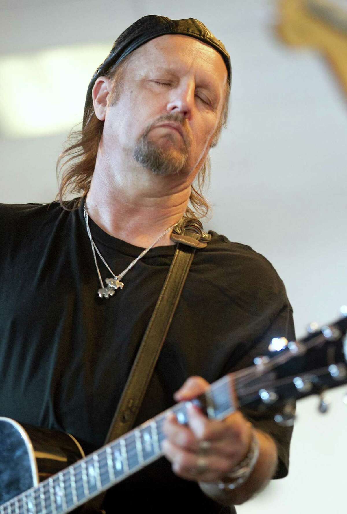 Texas singer-songwriter Jimmy LaFave, 61, dies of cancer