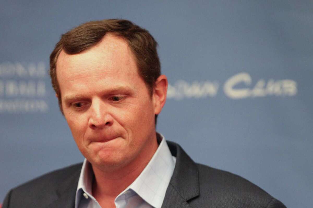 Major Applewhite jokes UH 'more athletic at head coach' now