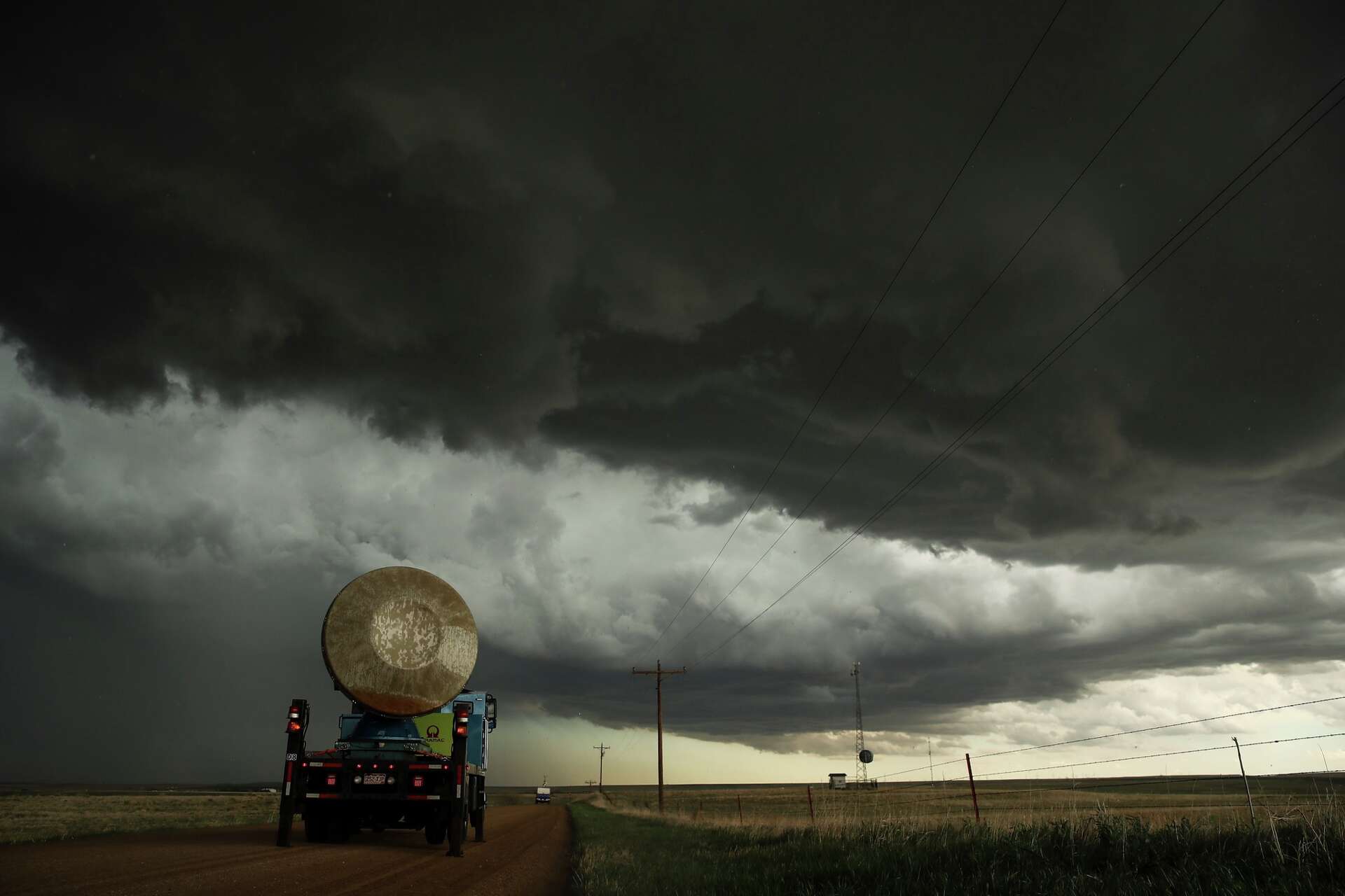 Man captures rare microburst wind formation over Austin during June 5th ...