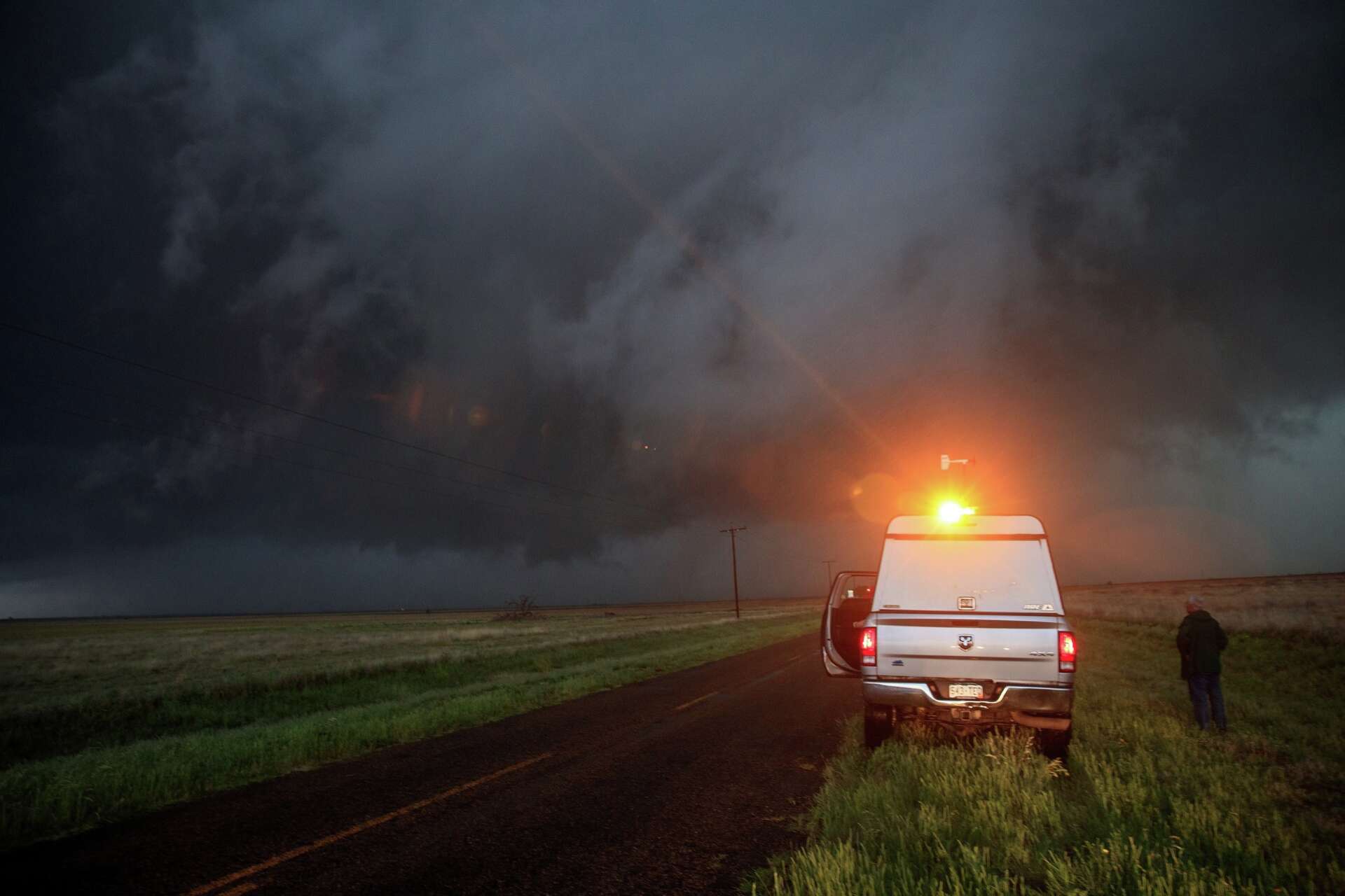Man captures rare microburst wind formation over Austin during June 5th ...