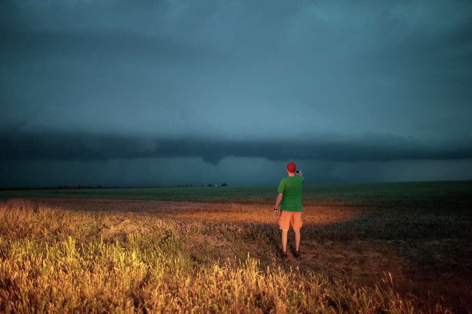 Man captures rare microburst wind formation over Austin during June 5th ...