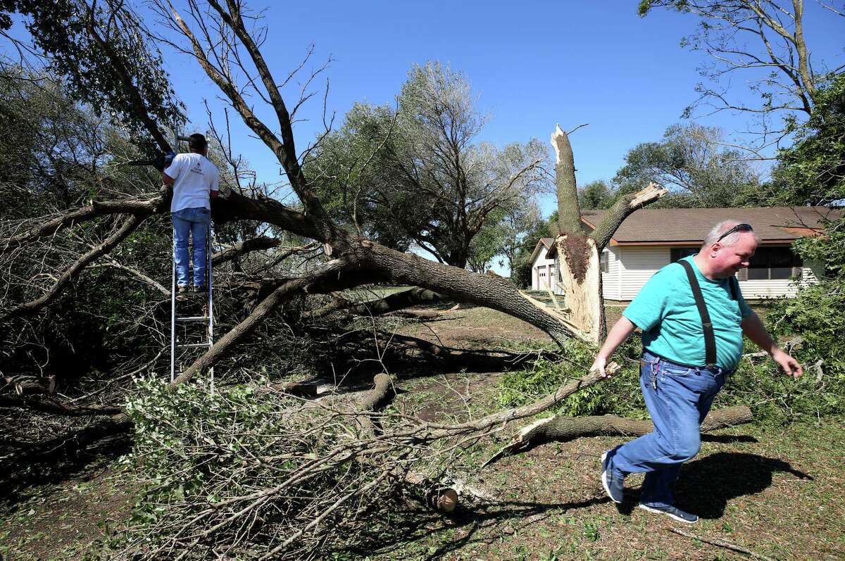New poll shows Greg Abbott's popularity drop, but still comfortably ...