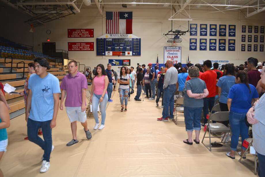 Graduation rehearsal - Plainview Daily Herald