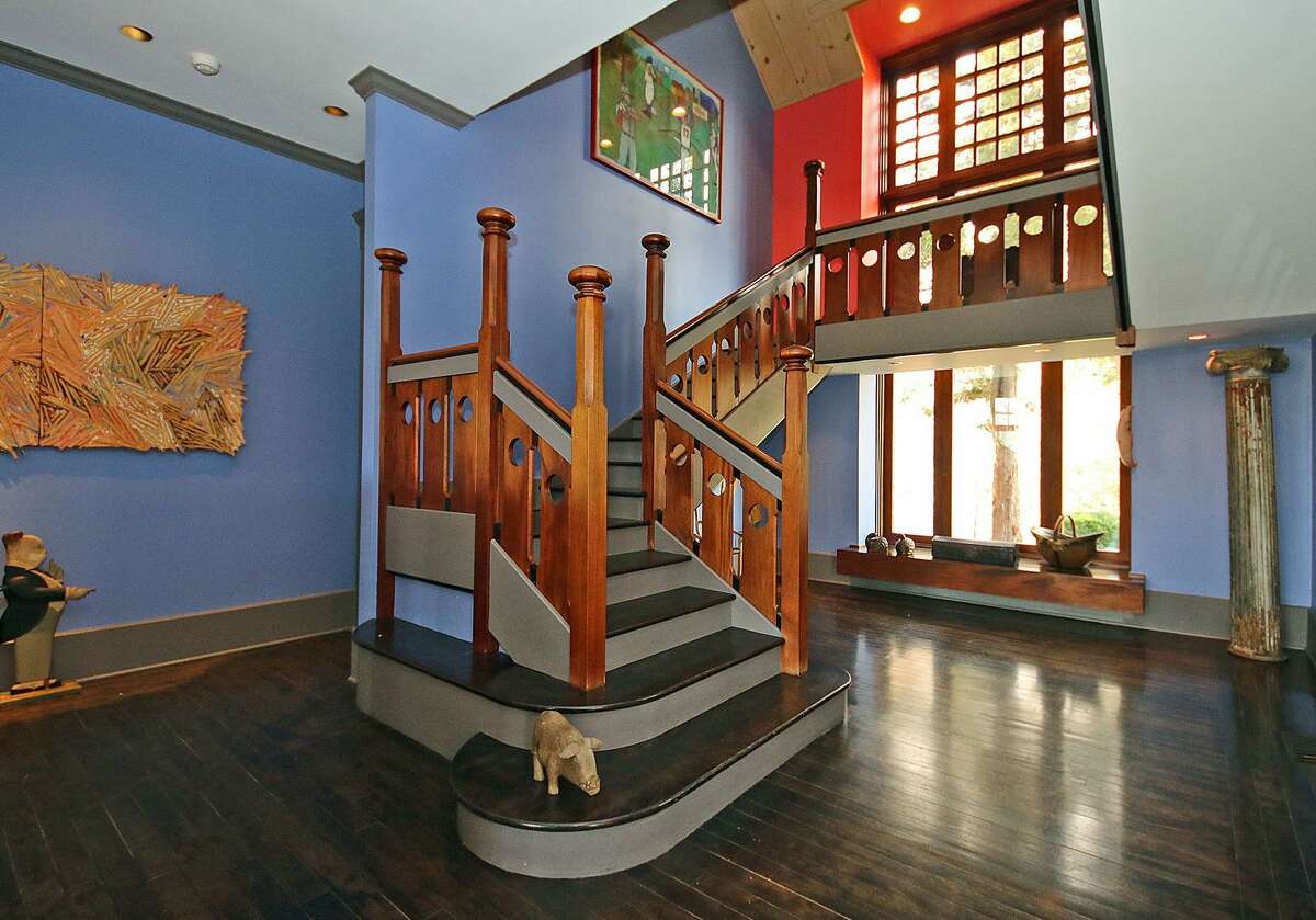 Designer Alexander Julian’s estate incorporates well-known style