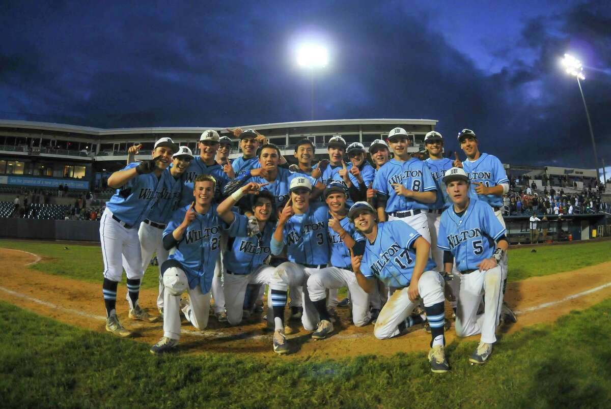 Wilton wins FCIAC baseball championship over Ridgefield