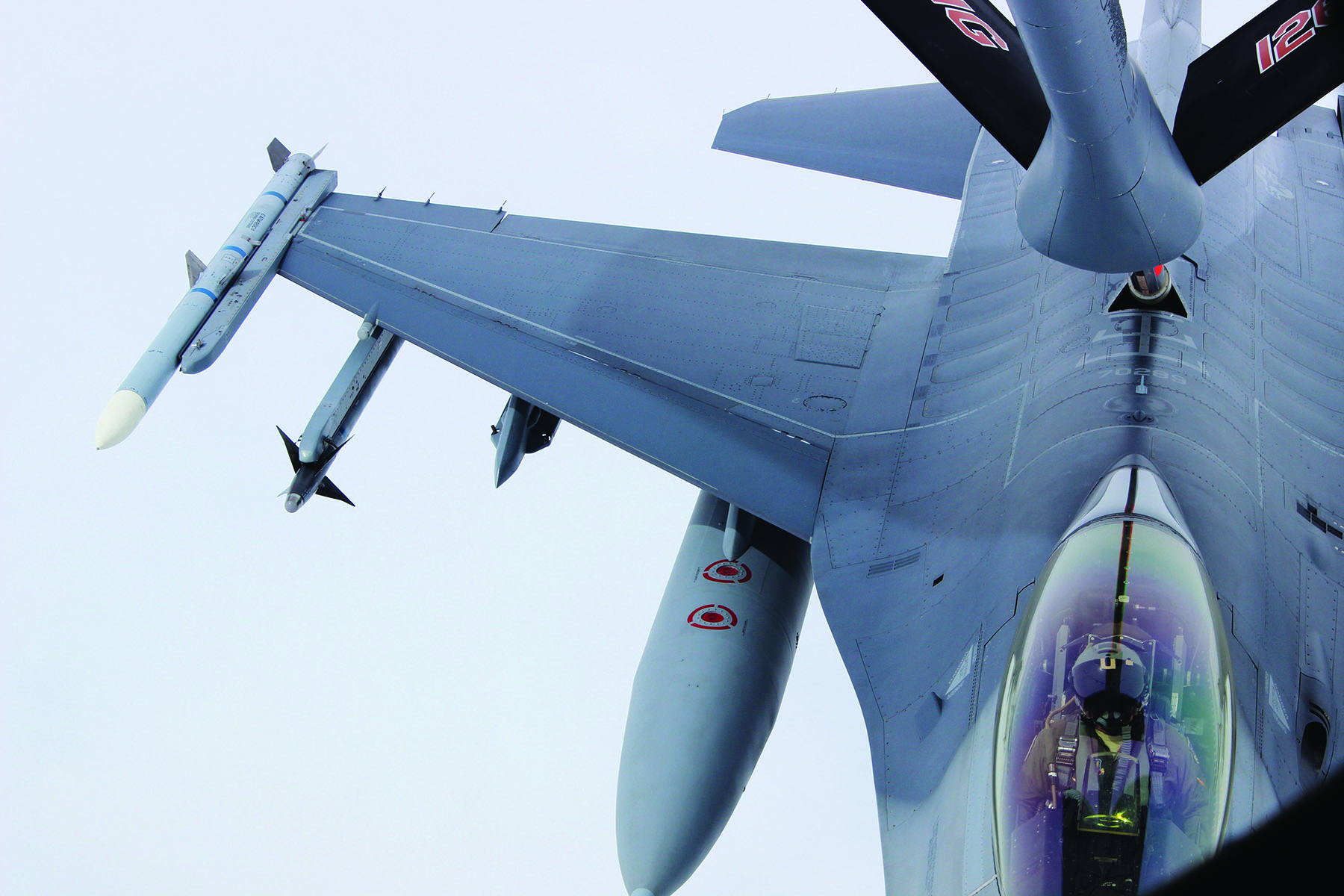 Getting a fill up at 20,000 feet