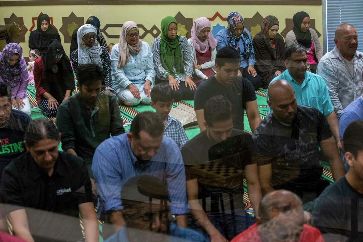 Latino Muslims get warm welcome at Spanish-speaking Houston mosque