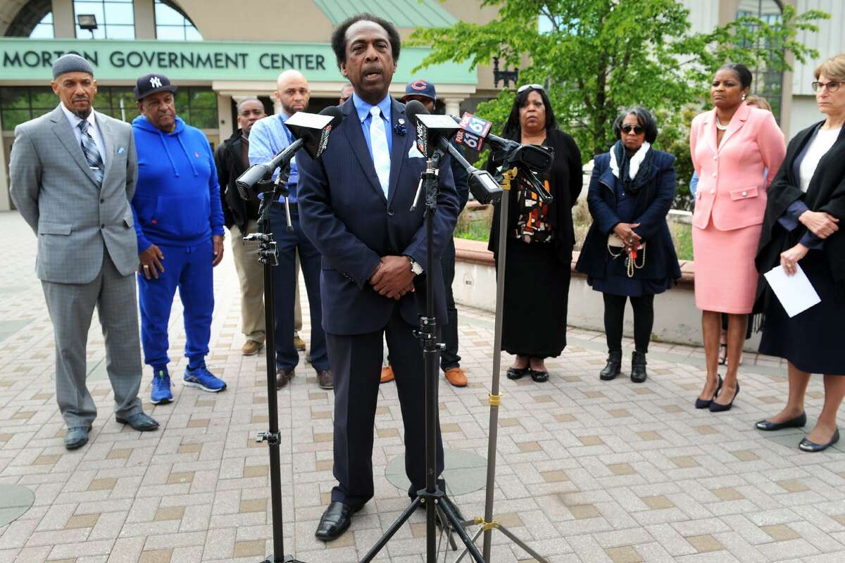 Activists question role of Bridgeport Police Commission