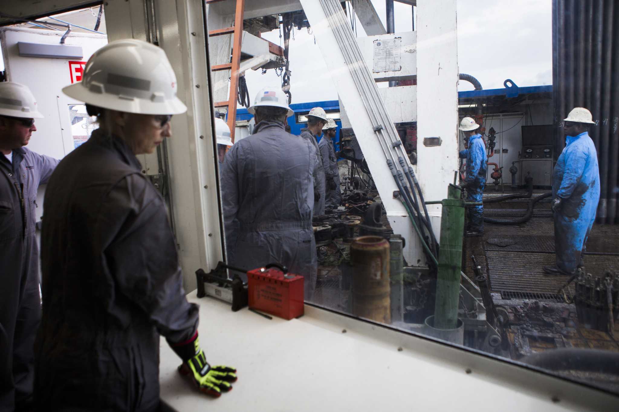 Big rigs pave way for second shale oil boom