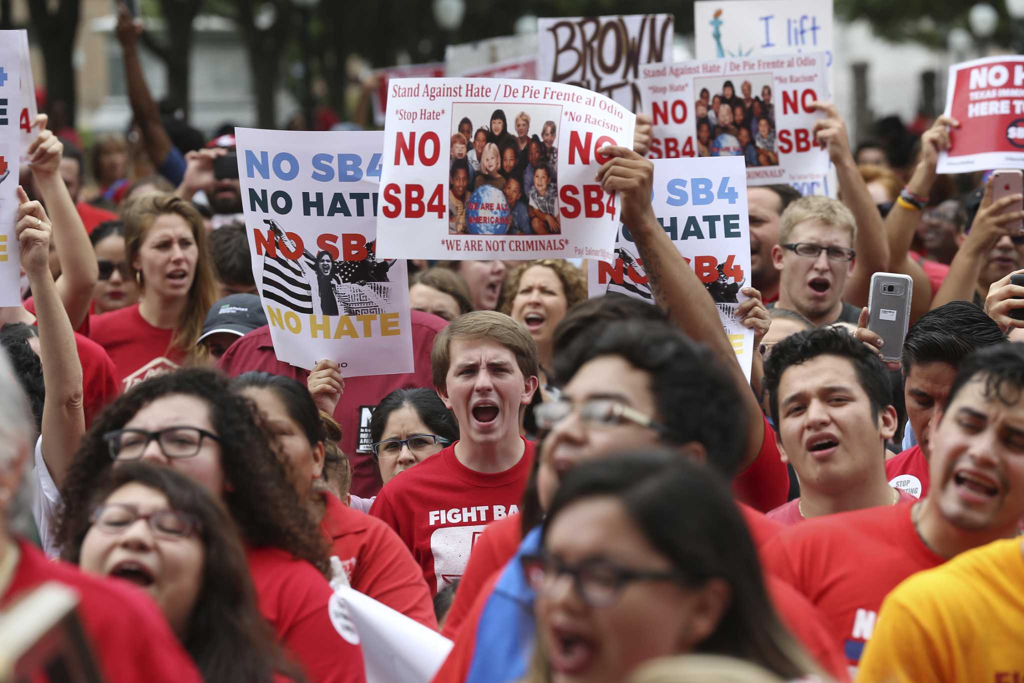 Nasty confrontation breaks out between tea party Republican and Latino ...