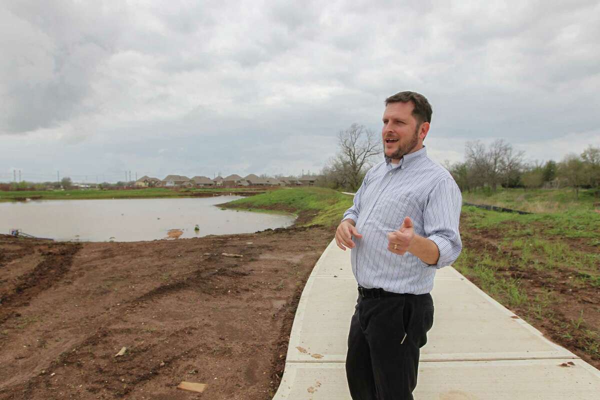 Mud makes a comeback in suburbia