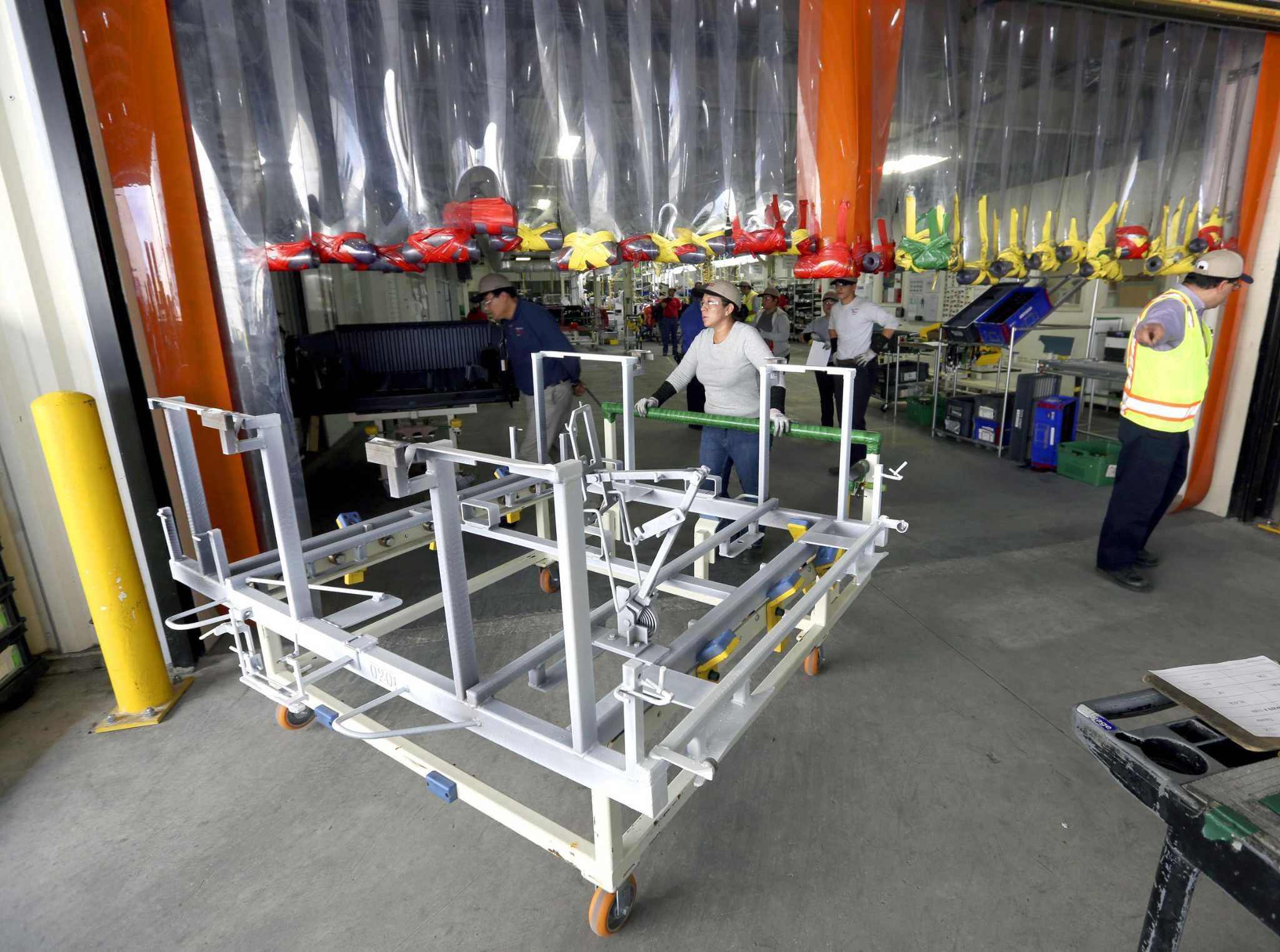 Dallas Fed says Texas manufacturing at best levels in three years