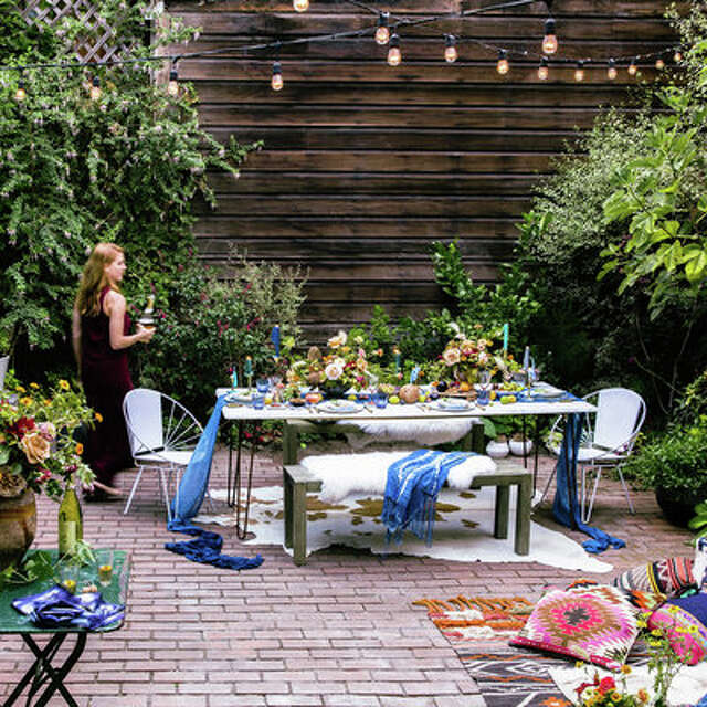 Stunning floral decor for your next outdoor party