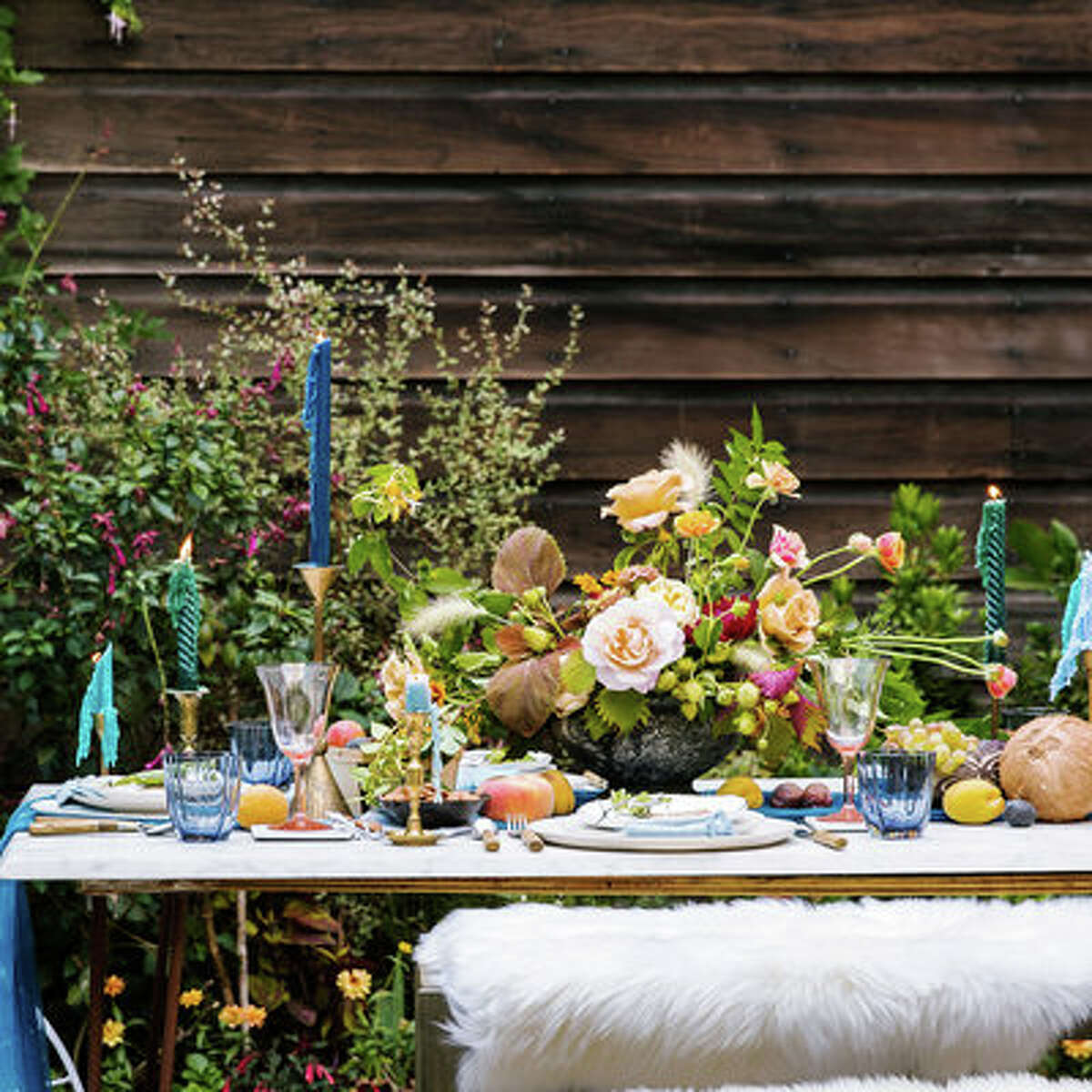 Stunning floral decor for your next outdoor party