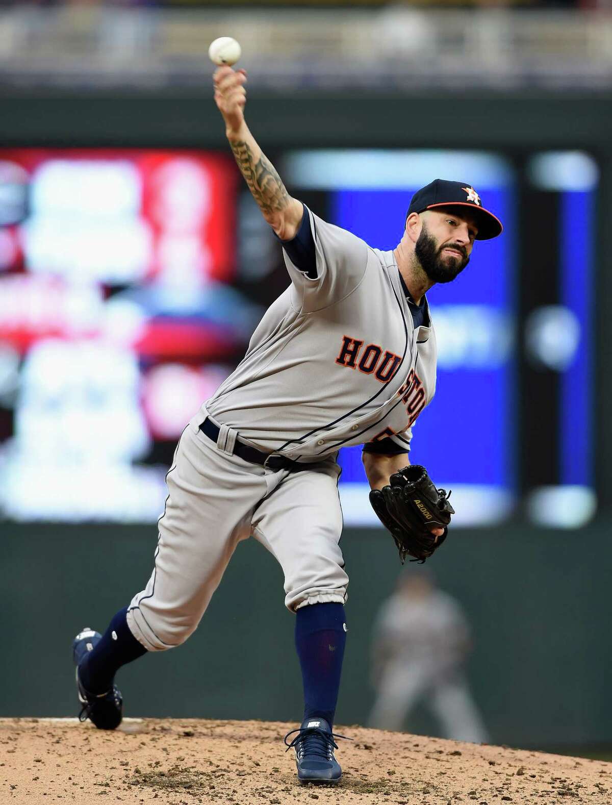 Mike Fiers solid vs. Twins as Astros extend winning streak to six