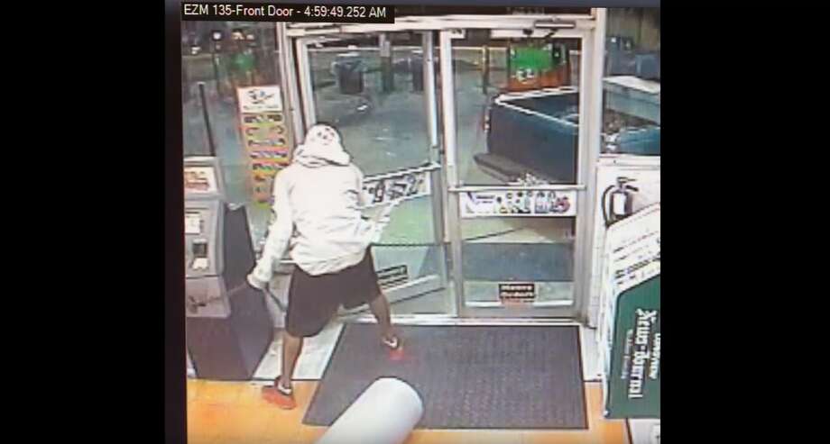 Bumbling ATM thieves in Texas caught on camera - Houston Chronicle