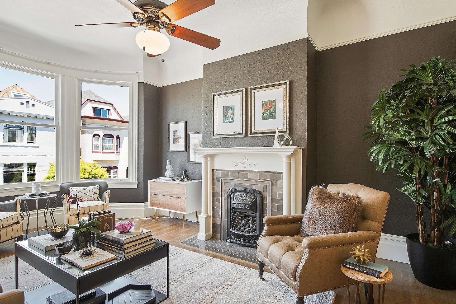 Victorian flat has period grandeur, modern flair