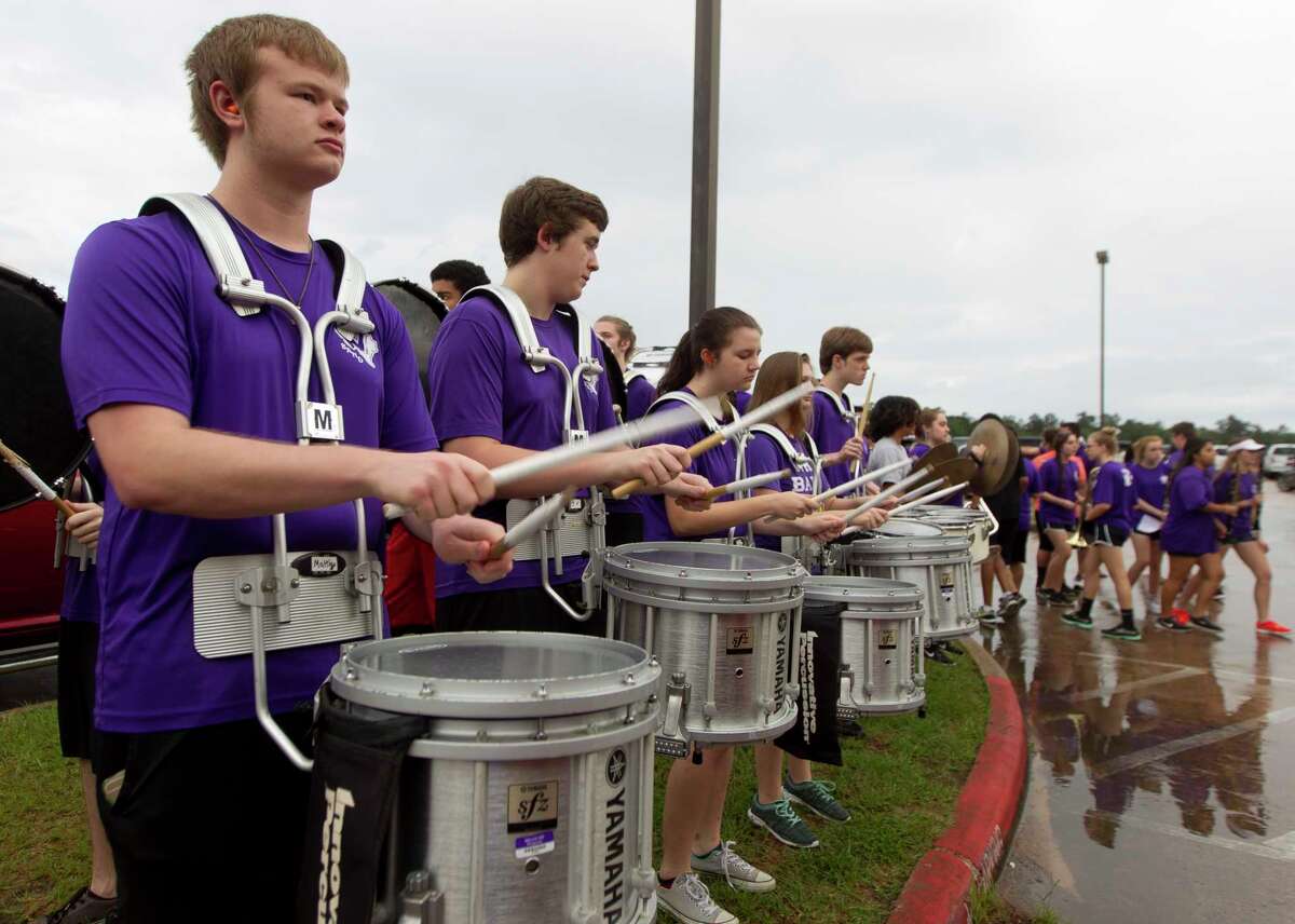 SOFTBALL: Willis community sends team off to state with rally