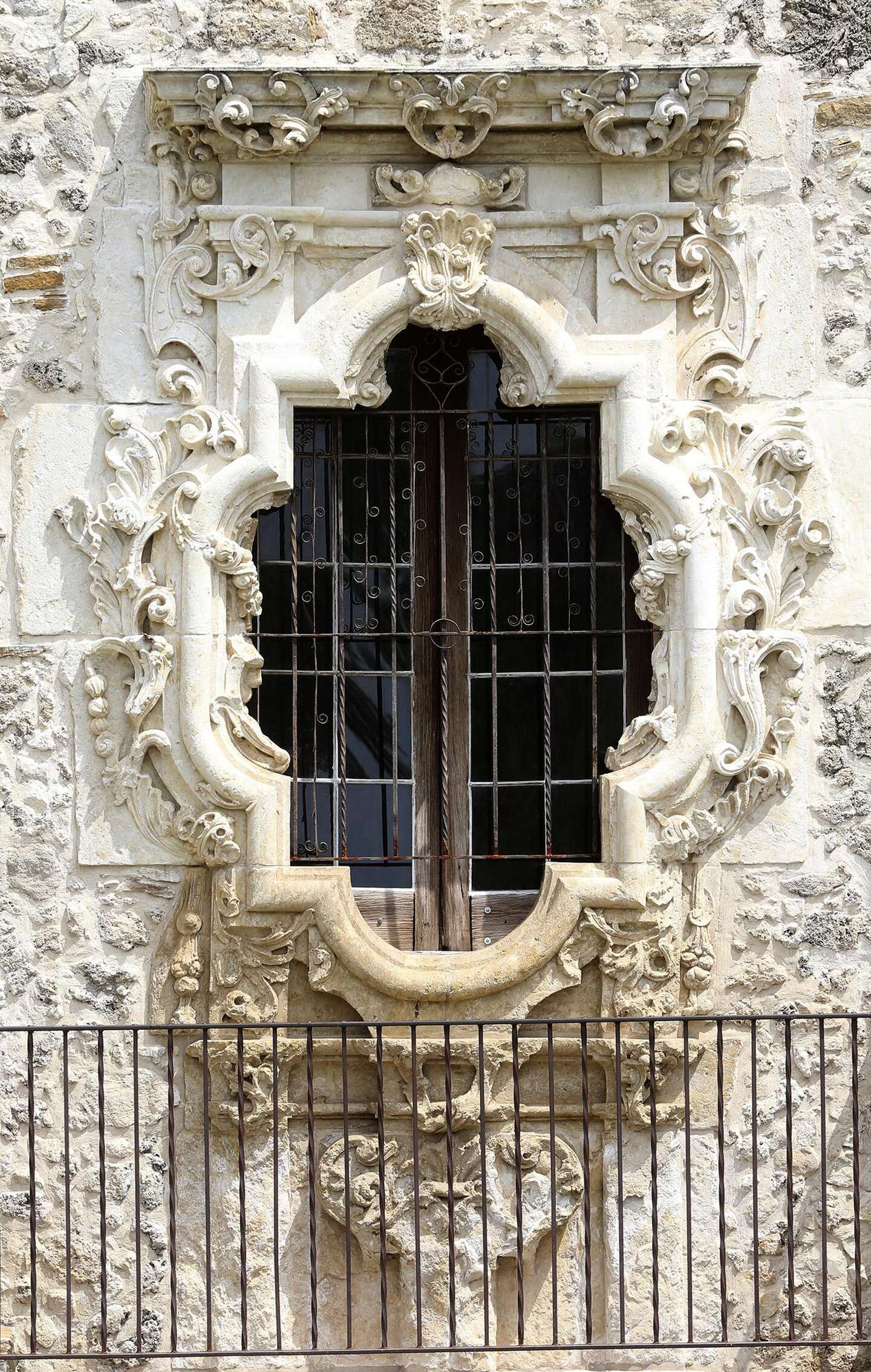 Legends surround Rose Window