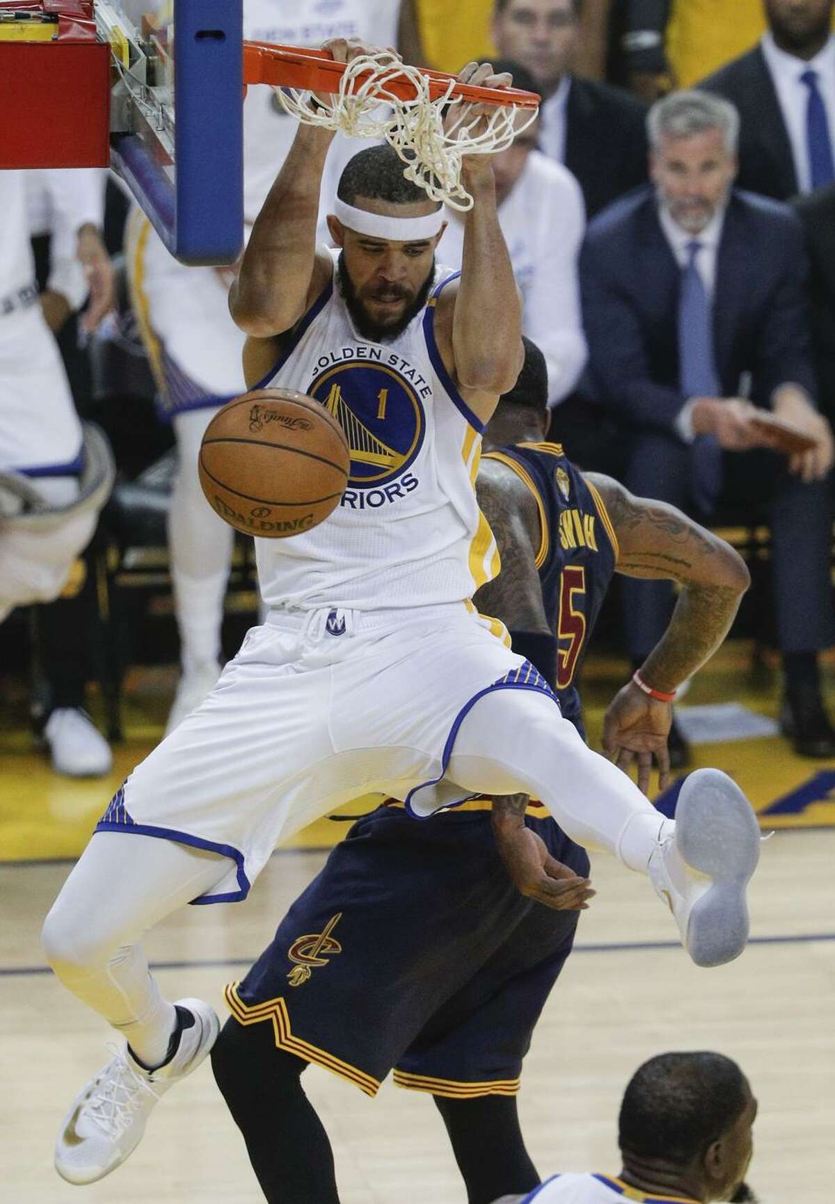 Warriors’ McGee, Pachulia set down inside in Game 1