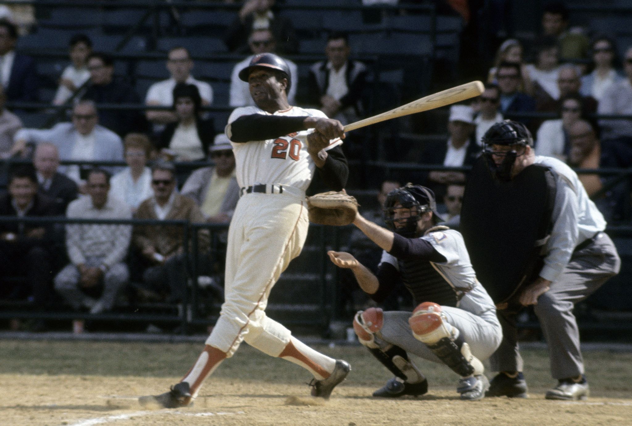 Hall of Famer Frank Robinson dies at 83