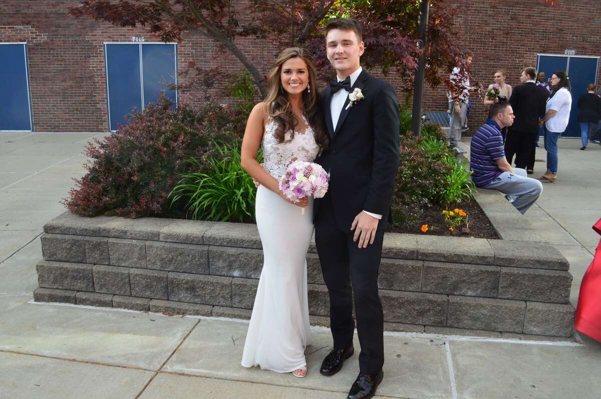 SEEN: 2017 Columbia High School senior prom