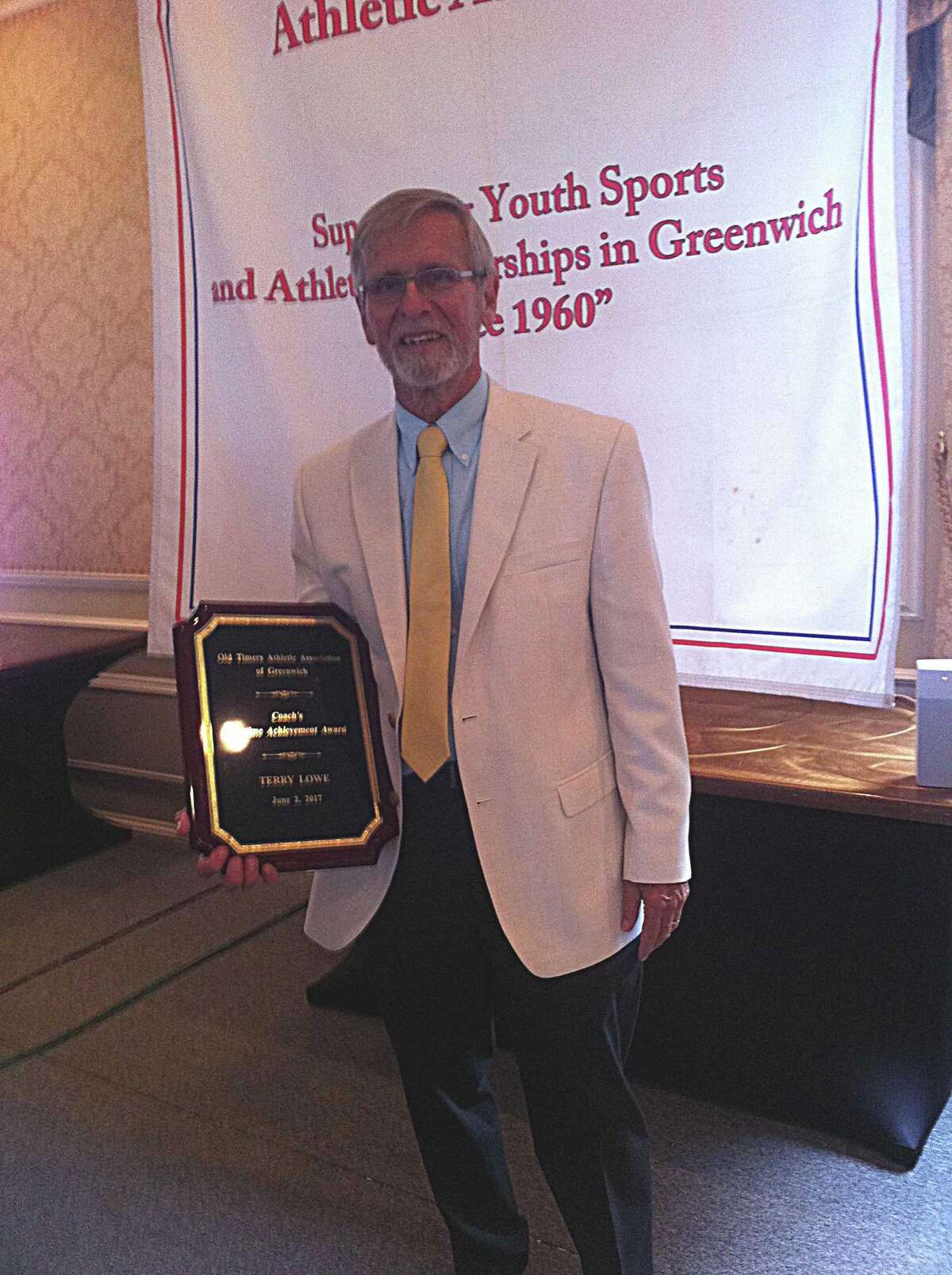Terry Lowe receives Coach’s Lifetime Achievement Award