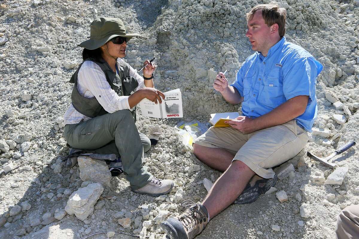 San Antonio geologist finds clues to past global warming in roadside rock