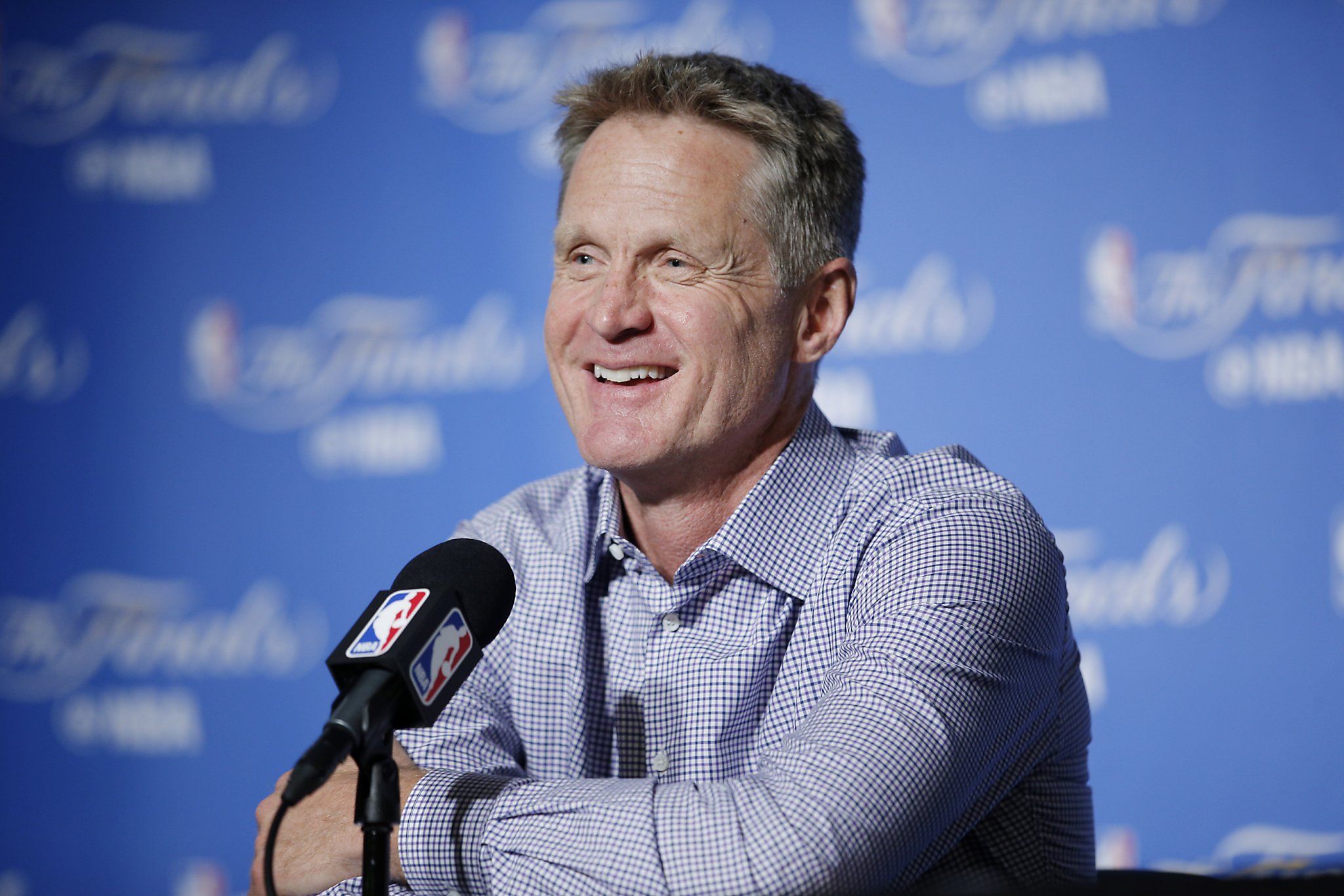 'Hang on, I got a troublesome cuticle': Steve Kerr clips his nails ...