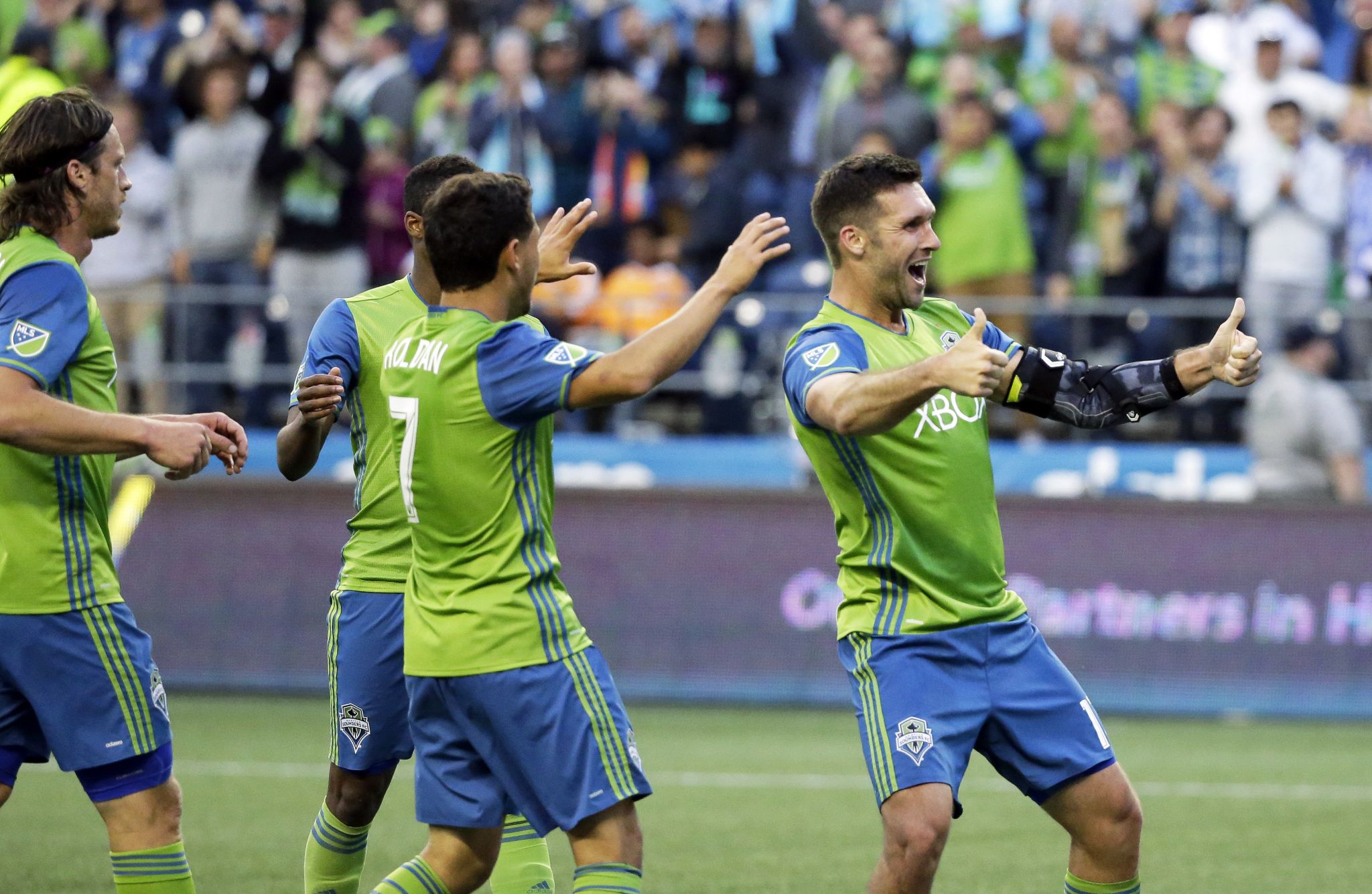 Will Bruin's goal lifts Sounders past Dynamo