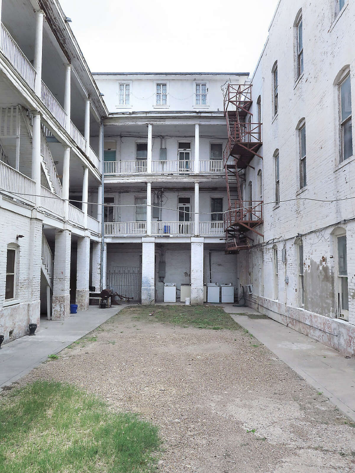 Historic hotel in downtown Laredo to remain closed indefinitely after ...