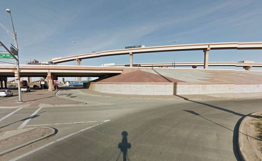 Laredo woman in critical condition after jumping from Loop 20 overpass ...