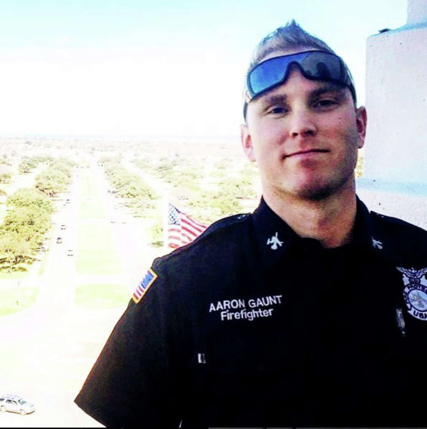 San Antonio firefighter, Navy vet wins title of 'Sexiest Vegan Next Door'