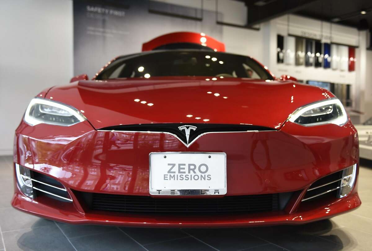 Car Manufacturers May Hate Front License Plates But California Still car-manufacturers-may-hate-front-license-plates-but-california-still
