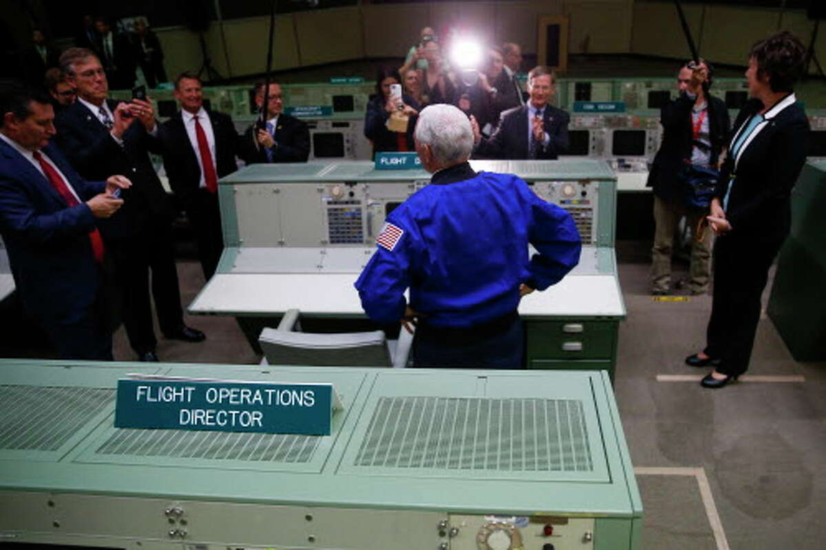 Former NASA flight director Gene Kranz, Space Center Houston near goal ...