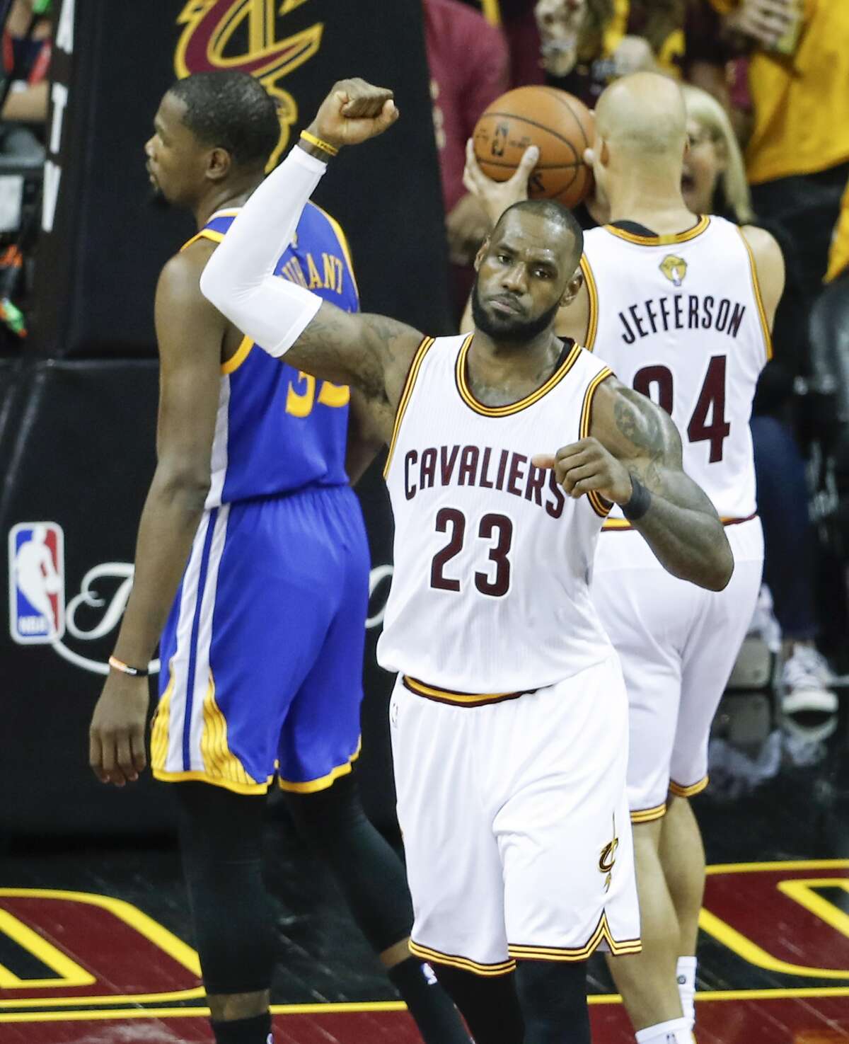 Golden State Warriors face off against inmates at San Quentin Prison