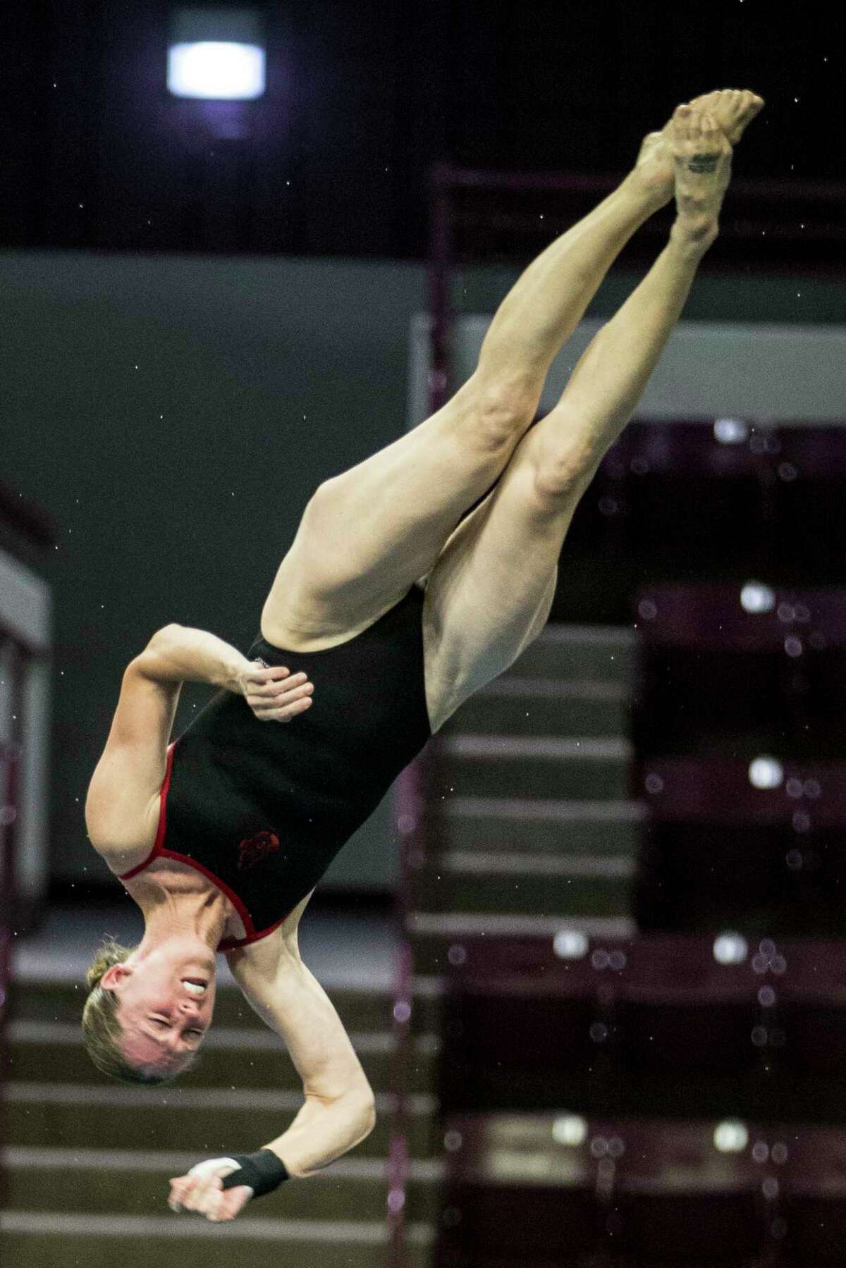 At 39, Laura Wilkinson dives back into competition with an eye on 2020 ...