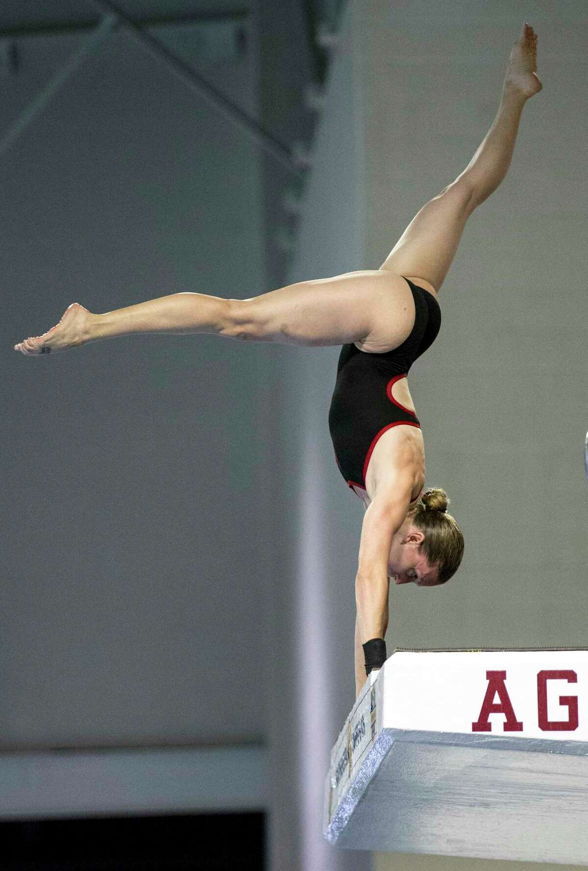 At 39, Laura Wilkinson dives back into competition with an eye on 2020 ...