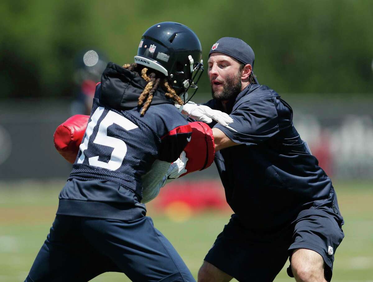 Wes Welker starts his coaching career among friends with Texans