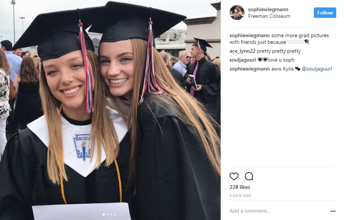 S.A. family searching for stranger who swapped pants with graduate so ...